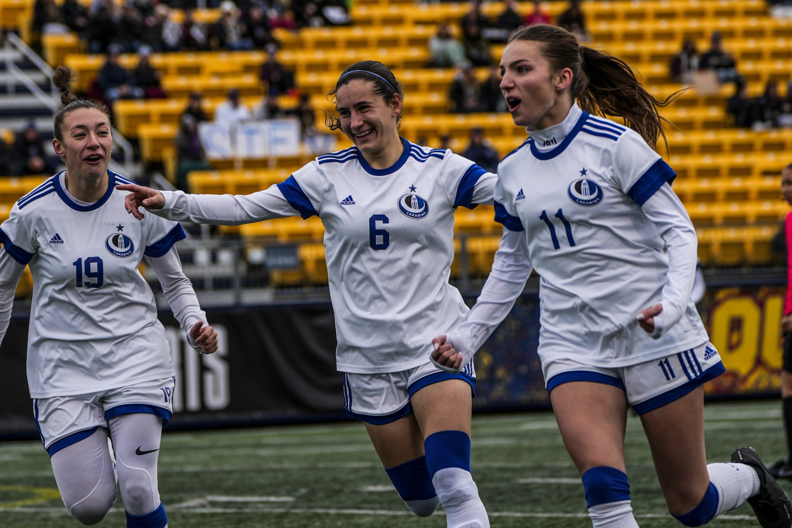 Les Carabins dans le carré d'as national - Soccer féminin